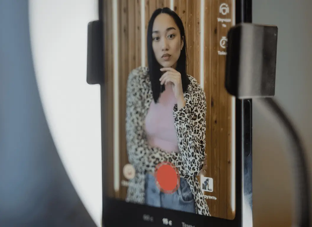 17 Ways To Become Tiktok Famous (2024) | Hashtagie