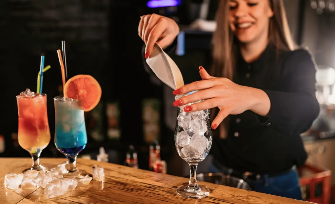 150+ Bartending Hashtags To Grow On Instagram & TikTok